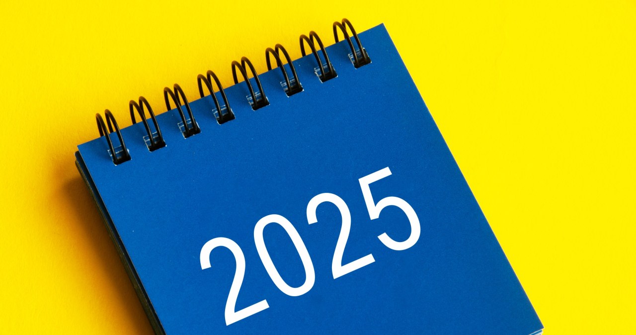Dni wolne od pracy 2025. Jak zaplanować długie weekendy? - GeekWeek w ...