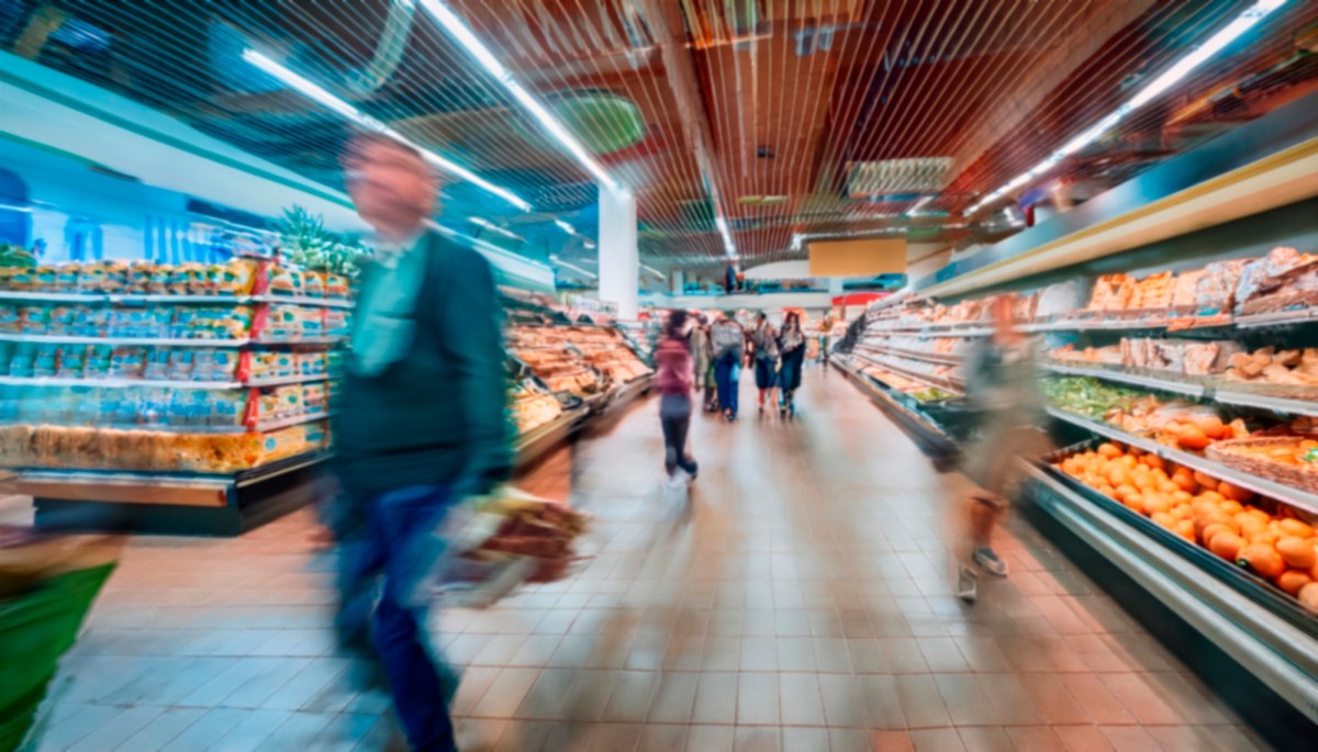 Sklepy w sylwestra otwarte krócej. Jakie godziny otwarcia? - RMF 24