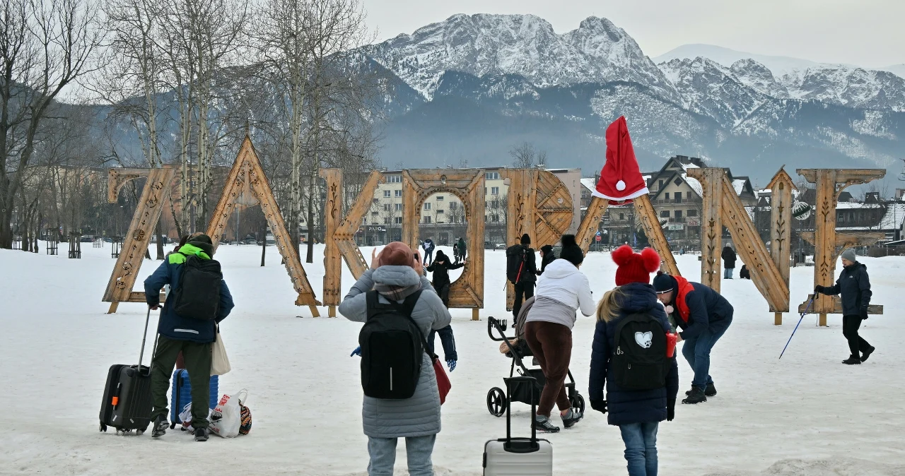 To ostatnie tak długie ferie zimowe. Zmiany od 2026 roku. MEN wyjaśnia powody - Wydarzenia w ...
