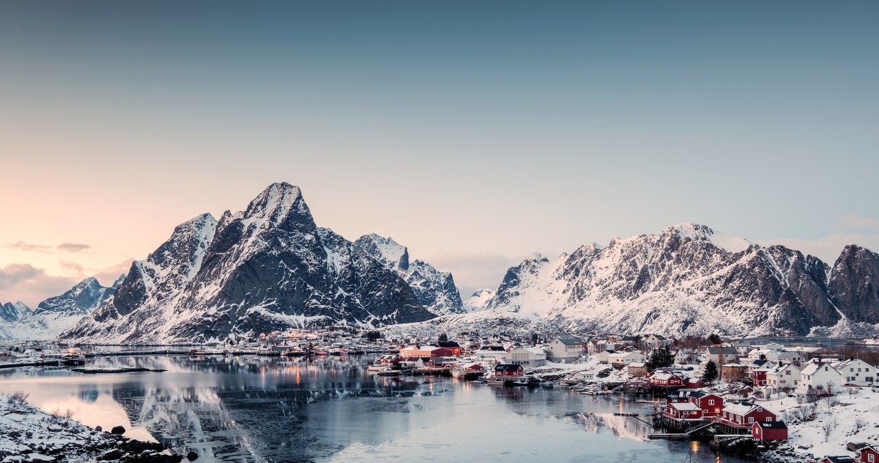 Norweskie fiordy — dlaczego watro je zobaczyć? Bergen to jedno z ...