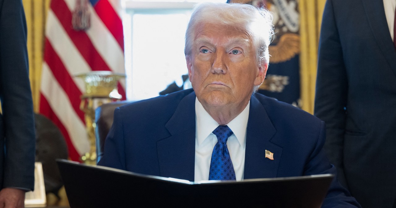 USA. Miesiąc Donalda Trumpa. Gwałtowne zwroty akcji, szokujące słowa ...