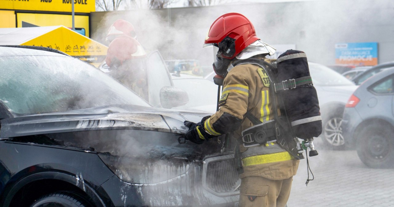 Fireman Access ratuje elektryki przed ogniem. Renault rozdaje to za ...