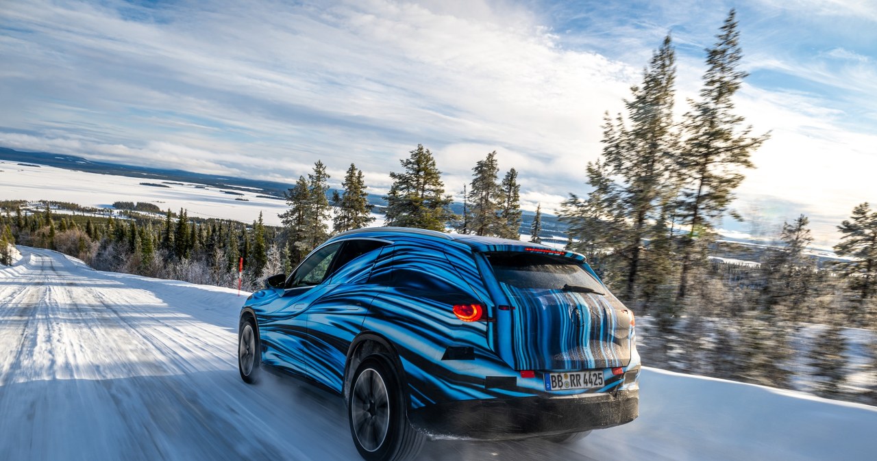 Mercedes GLC EQ na mrozie. Jak radzi sobie nowy elektryczny SUV ...