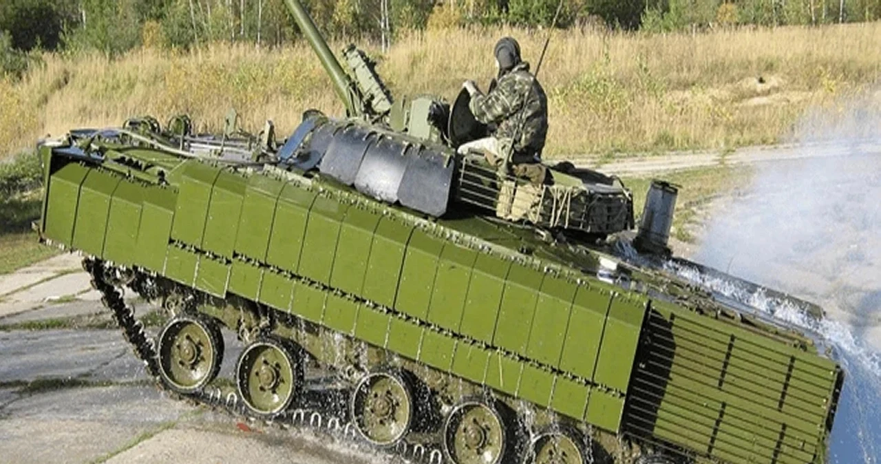 Rosjanie stracili w Ukrainie BMP-3 4S24. To prawdziwe militarne złoto - GeekWeek w INTERIA.PL