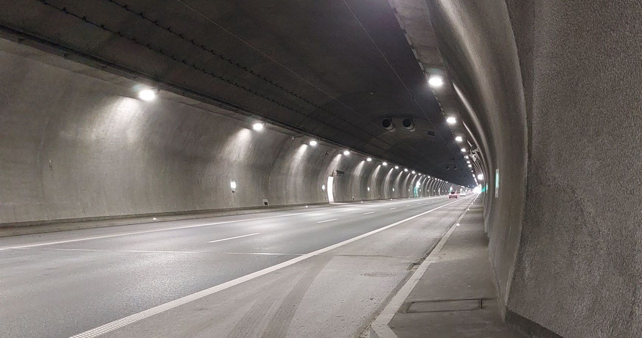 Ile pojazdów przejechało tunelem na Zakopiance? Padł rekord - Motoryzacja w INTERIA.PL