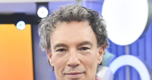 Jacek Stachursky przeszedł metamorfozę. Długie włosy to nie wszystko ...