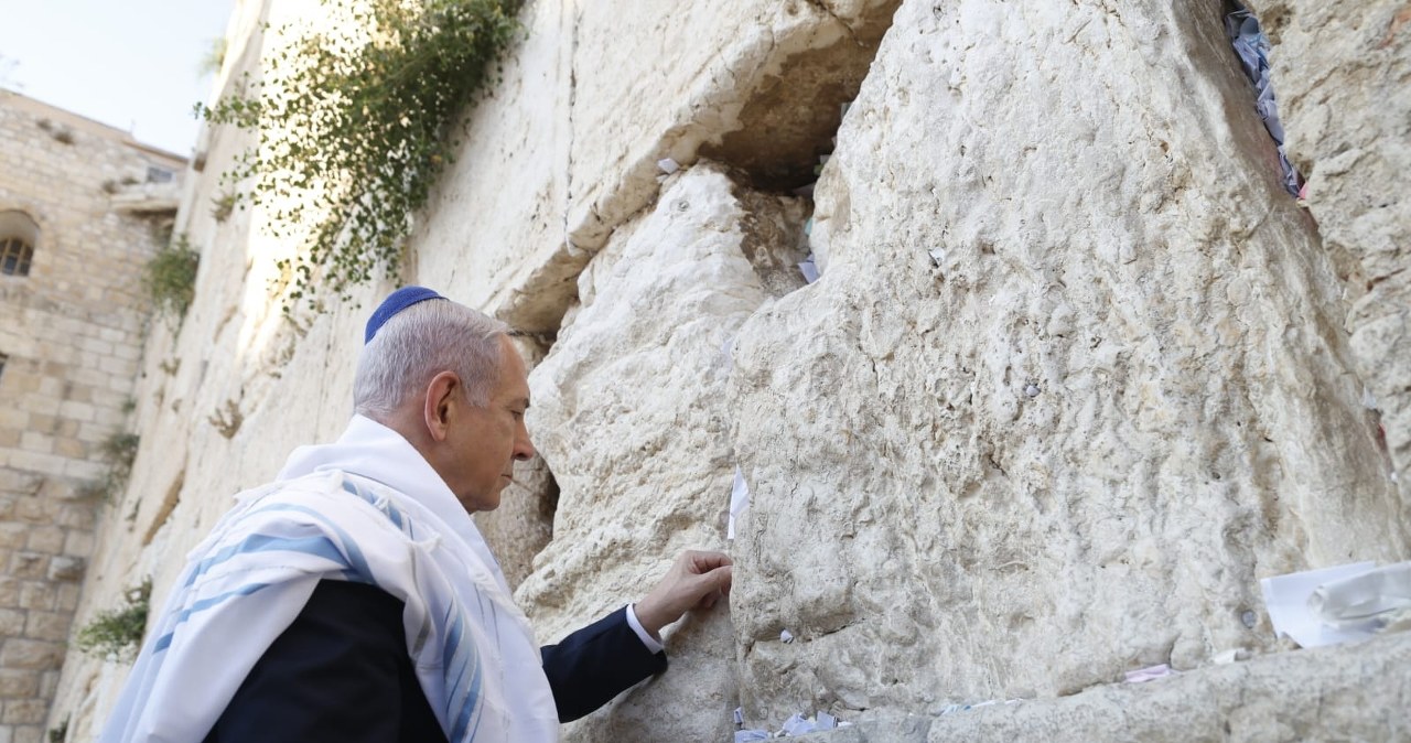 Atak Izraela na Iran. Binjamin Netanjahu zostawił symboliczną kartkę w ...