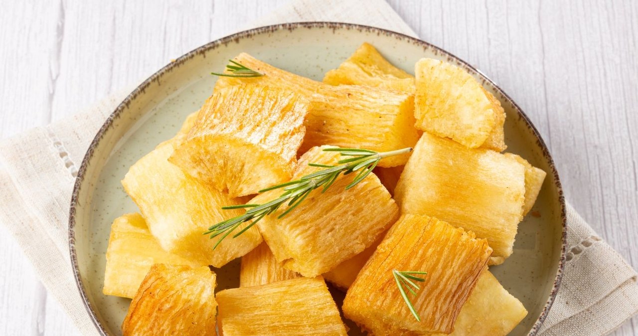 Maniok - właściwości i zastosowanie w kuchni - TerazGotuje.pl