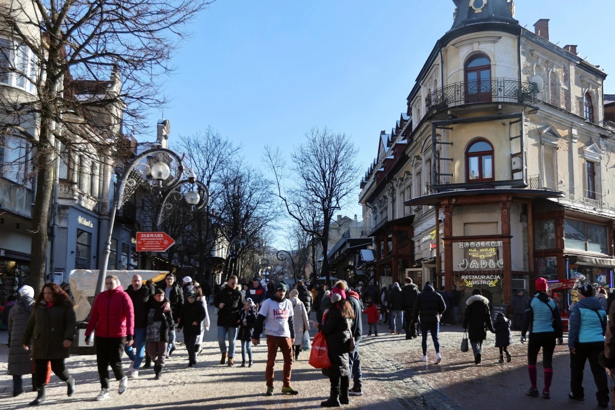 Sylwester w Zakopanem: Policja radzi, jak nie dać się oszukać - RMF 24