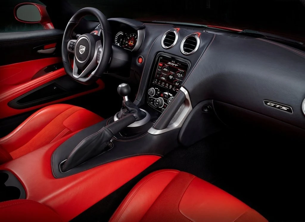 SRT Viper - amerykańskie Ferrari - Motoryzacja w INTERIA.PL