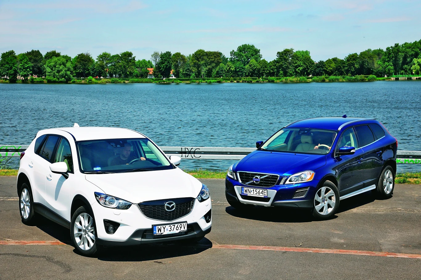 Mazda CX-5, Volvo XC60 - porównanie - Motoryzacja w INTERIA.PL