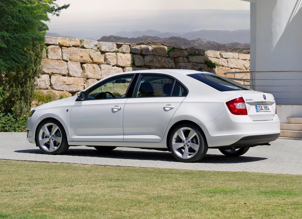 Skoda Rapid - pełen cennik - Motoryzacja w INTERIA.PL