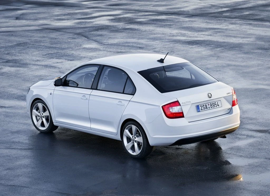Skoda Rapid - pełen cennik - Motoryzacja w INTERIA.PL