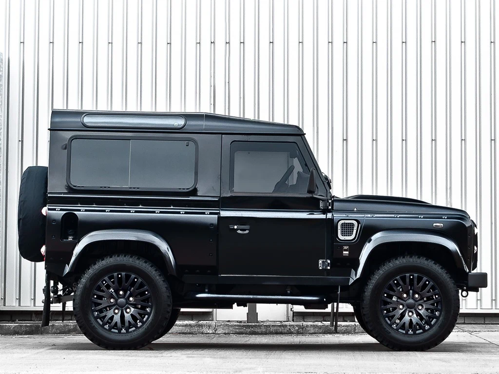 Land Rover Defender Harris Tweed Edition - Motoryzacja w INTERIA.PL