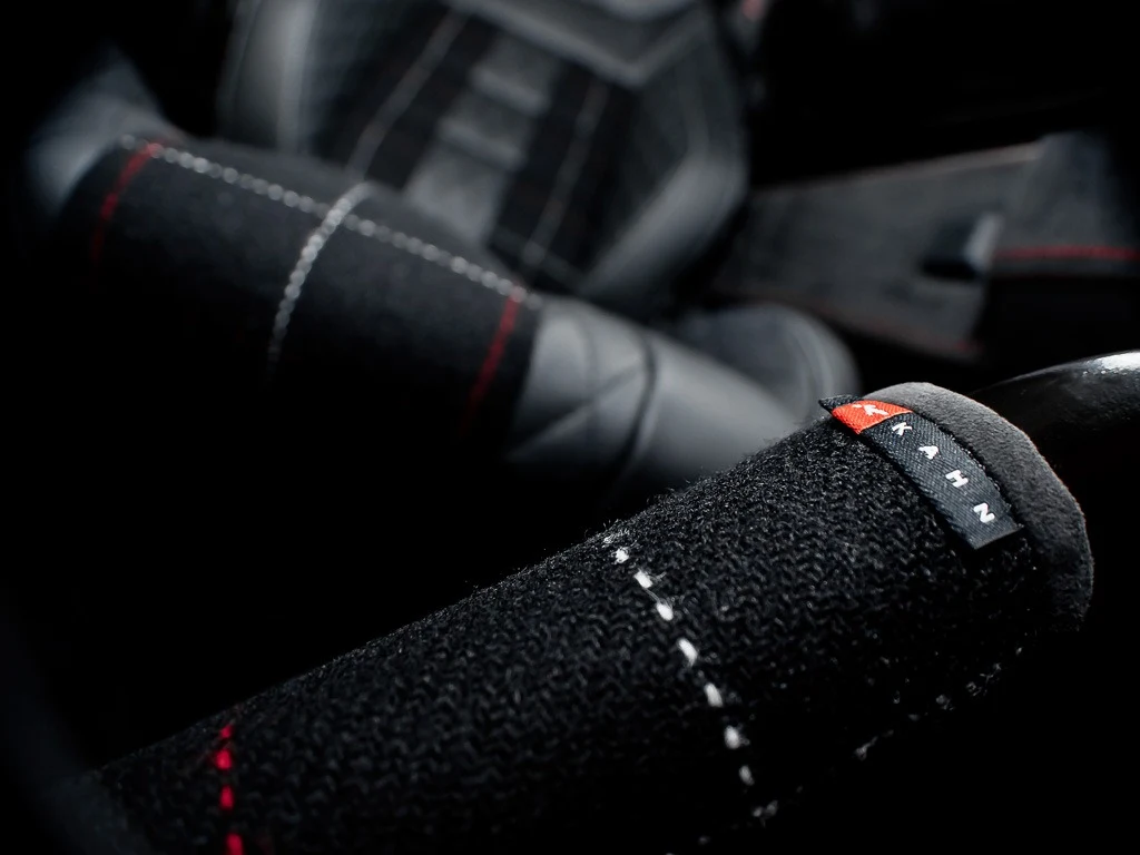 Land Rover Defender Harris Tweed Edition - Motoryzacja w INTERIA.PL
