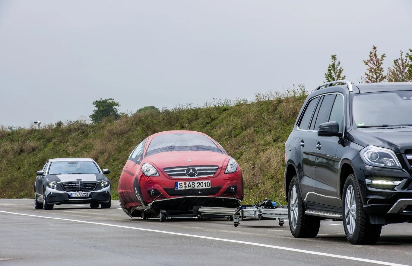 Klasa S wyznacza kierunek - Motoryzacja w INTERIA.PL