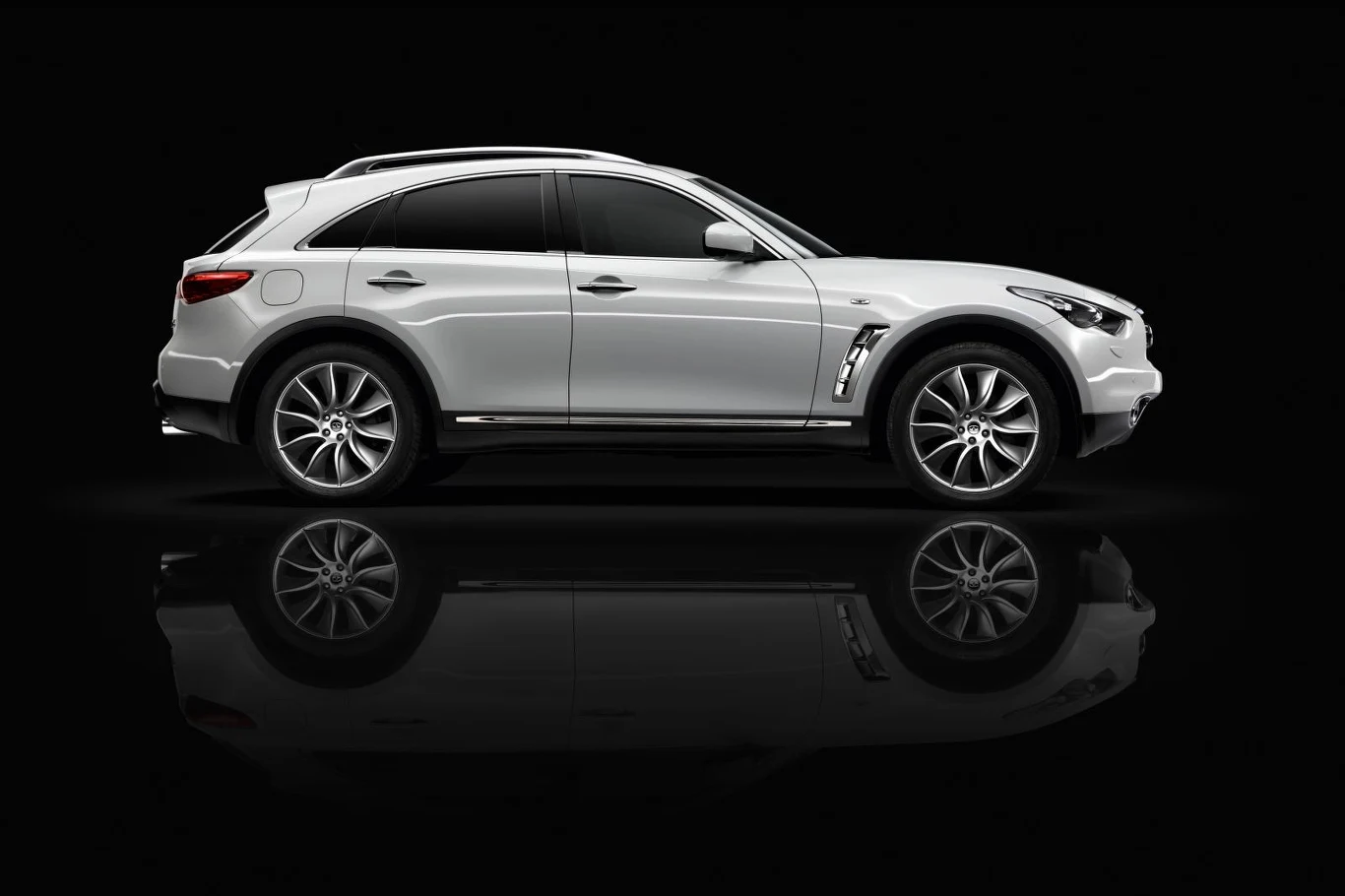 Nowa, limitowana seria Infiniti FX - Motoryzacja w INTERIA.PL
