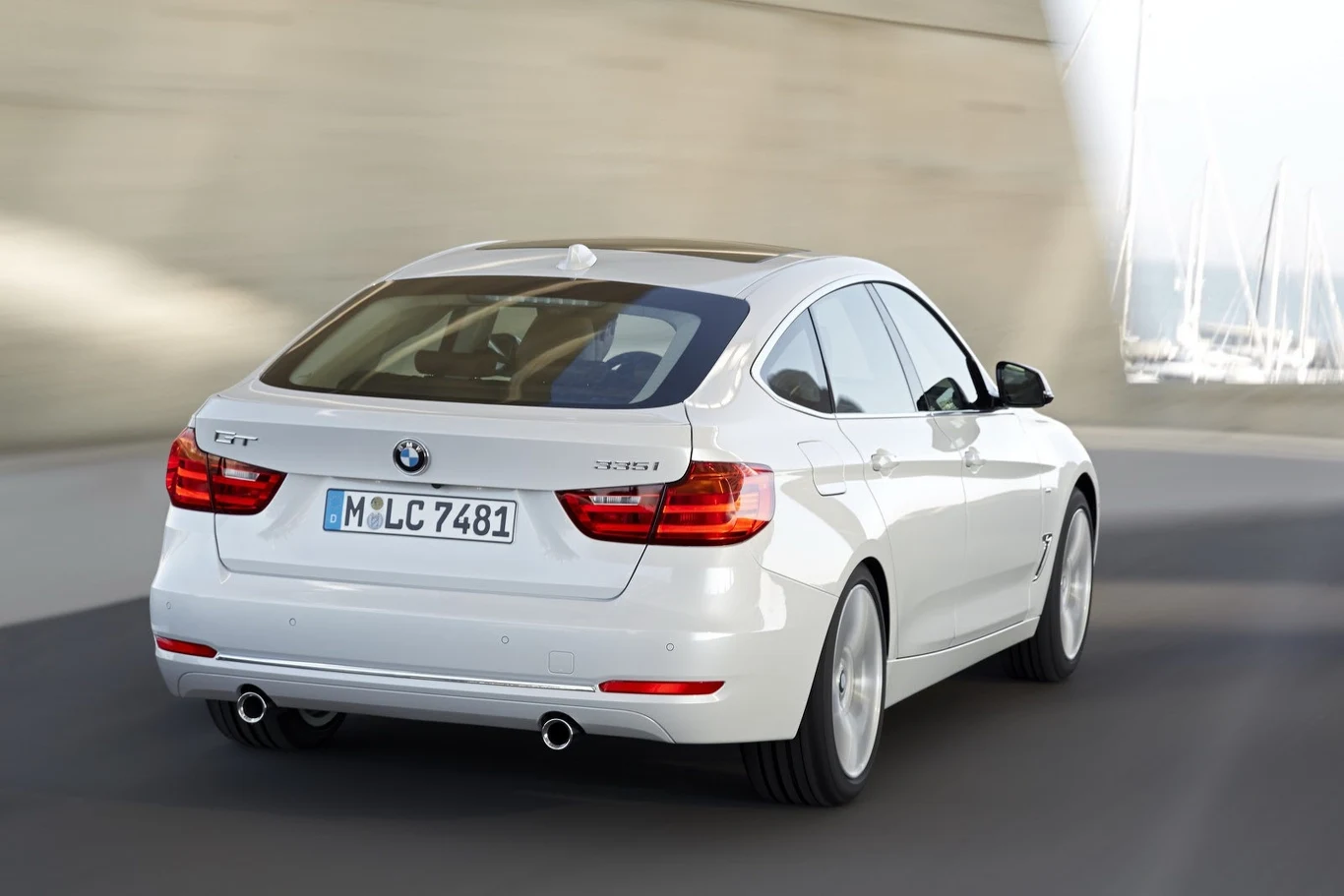 BMW 3 GT oficjalnie - zdjęcia i wideo - Motoryzacja w INTERIA.PL
