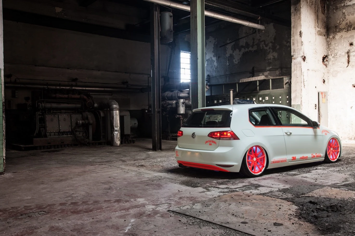 Volkswagen Golf VII po tuningu Low-Car-Scene & Blackbox-Richter ...
