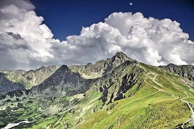 Szkolne wycieczki w Tatry tylko z przewodnikiem - Wydarzenia w INTERIA.PL