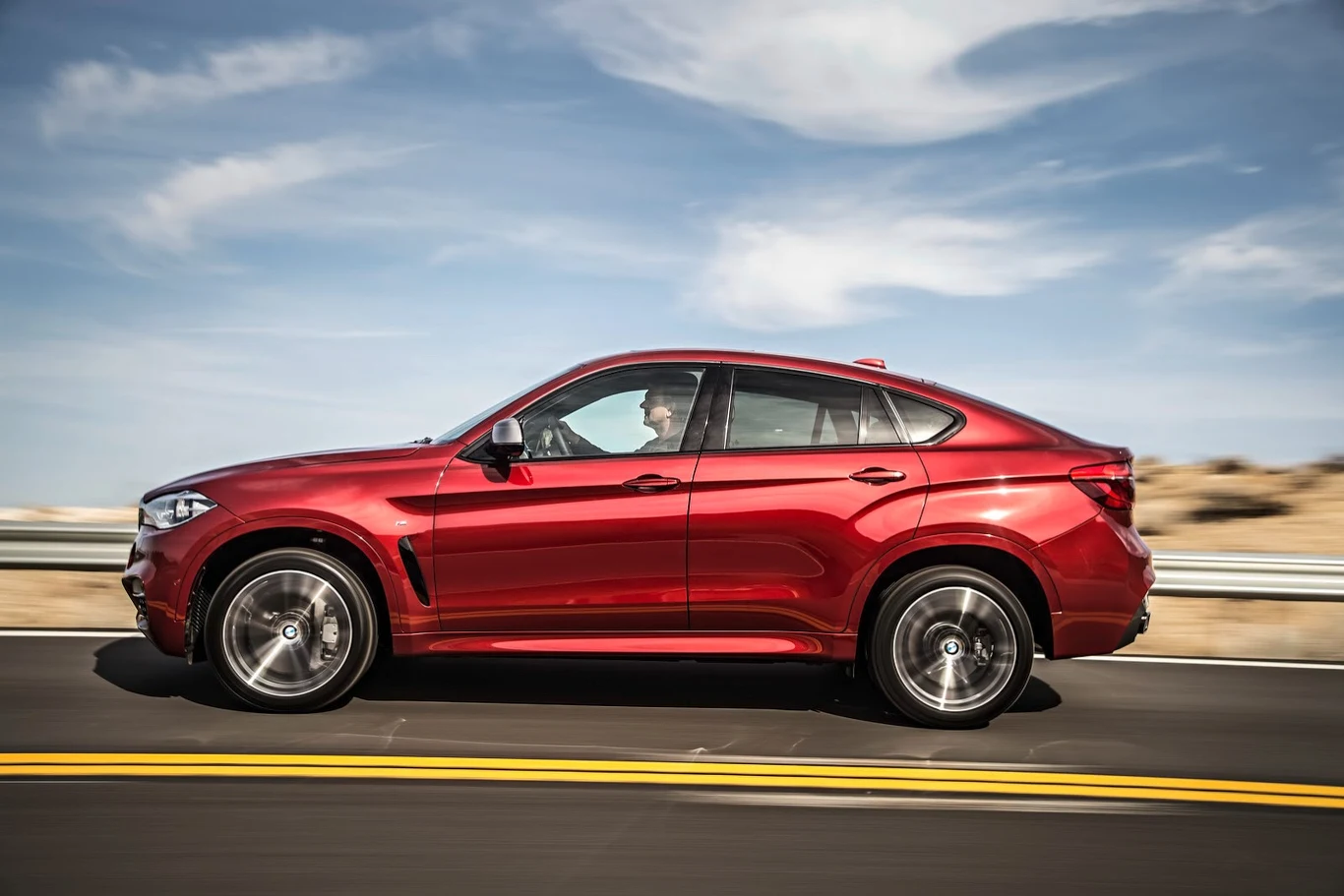 Nowe BMW X6 (F16) - informacje i zdjęcia - Motoryzacja w INTERIA.PL