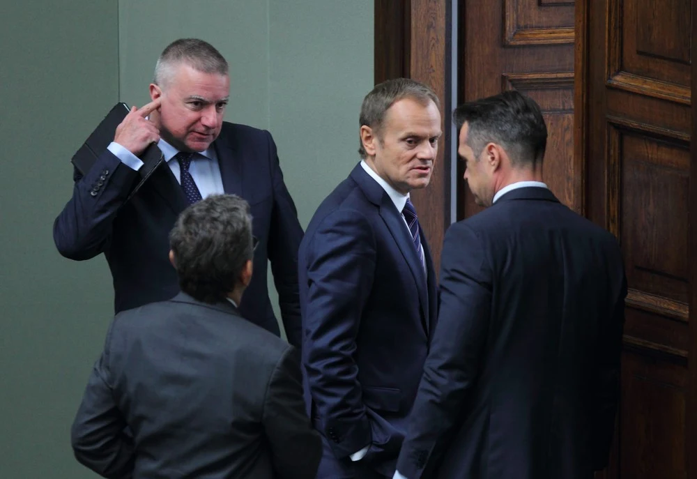 "Wprost": Afera podsłuchowa. Obalą rząd Tuska? - Wydarzenia w INTERIA.PL