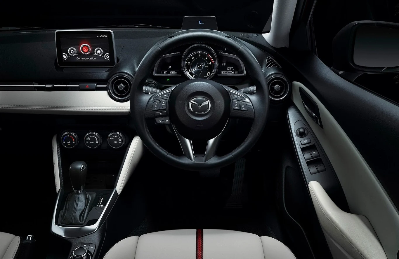 Nowa Mazda 2/Demio - informacje i zdjęcia - Motoryzacja w INTERIA.PL