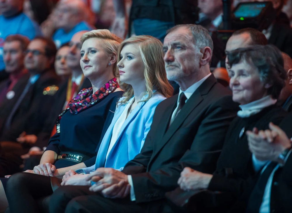 "Super Express": Ojciec Andrzeja Dudy broni żony - Wydarzenia w INTERIA.PL