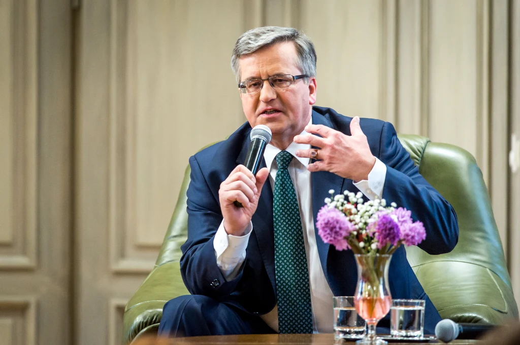 "Rzeczpospolita": Przedwyborcza zagrywka Komorowskiego? - Wydarzenia w INTERIA.PL