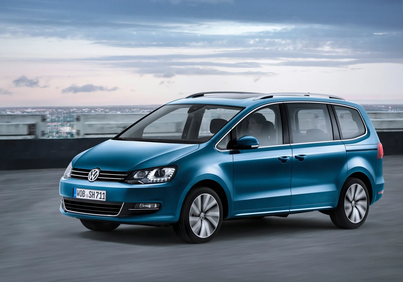 Unowocześniony Volkswagen Sharan - Motoryzacja w INTERIA.PL