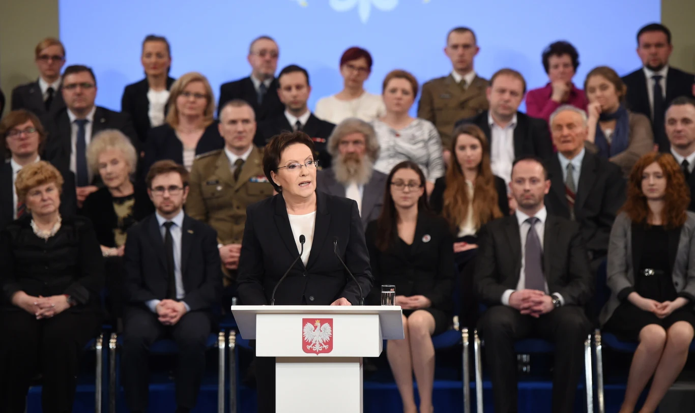 "Fakt": Ewa Kopacz udawała emocje - Wydarzenia w INTERIA.PL