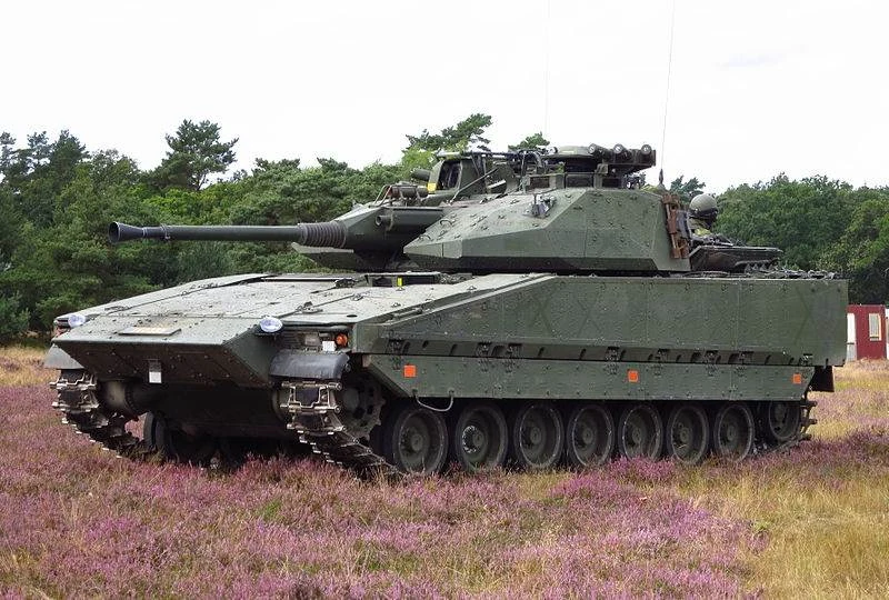Nowy polski wóz bojowy - platforma CV90 dla Borsuka - GeekWeek w INTERIA.PL