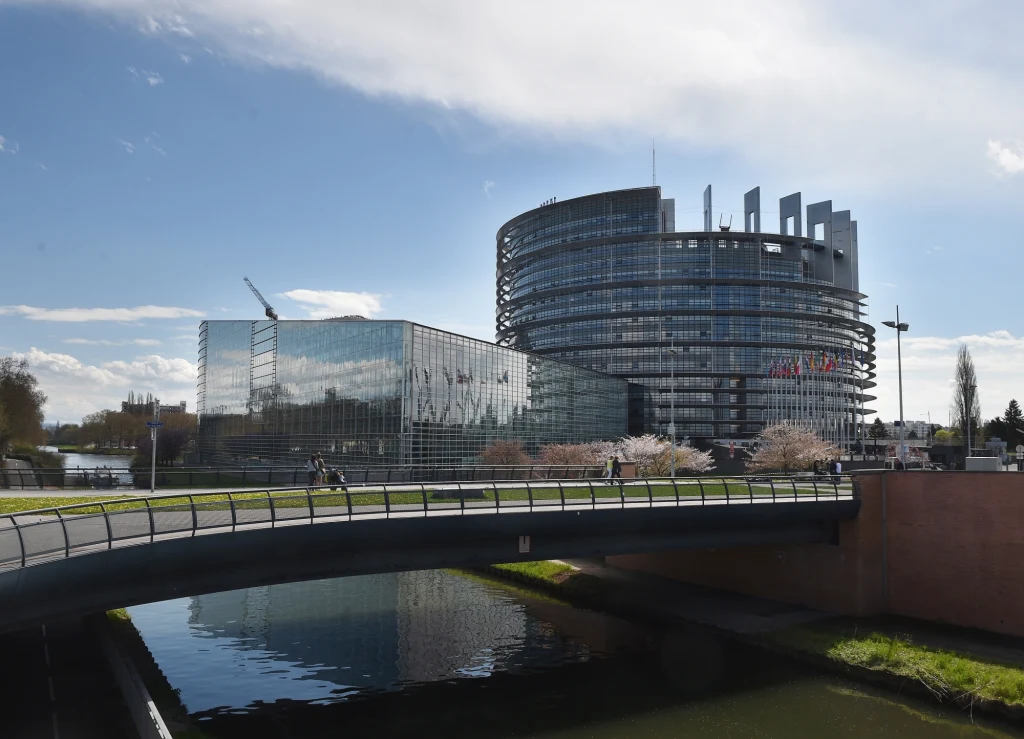 Parlament Europejski przyjął rezolucję ws. Polski - Wydarzenia w INTERIA.PL