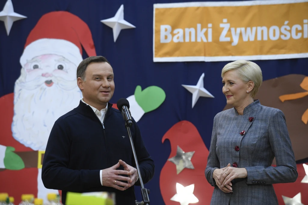 Polacy ocenili Andrzeja Dudę. Najnowszy sondaż - Wydarzenia w INTERIA.PL