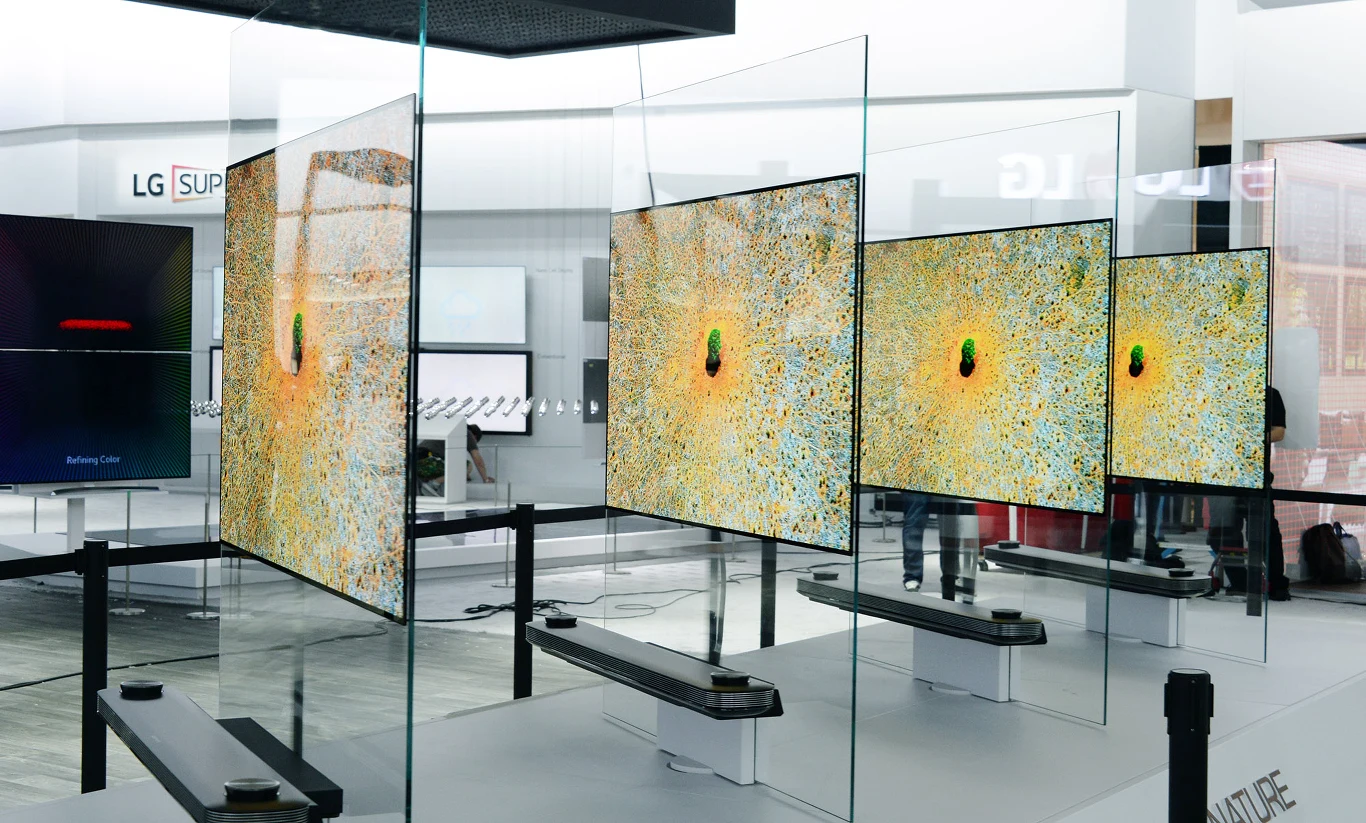 CES 2017: LG OLED - GeekWeek w INTERIA.PL