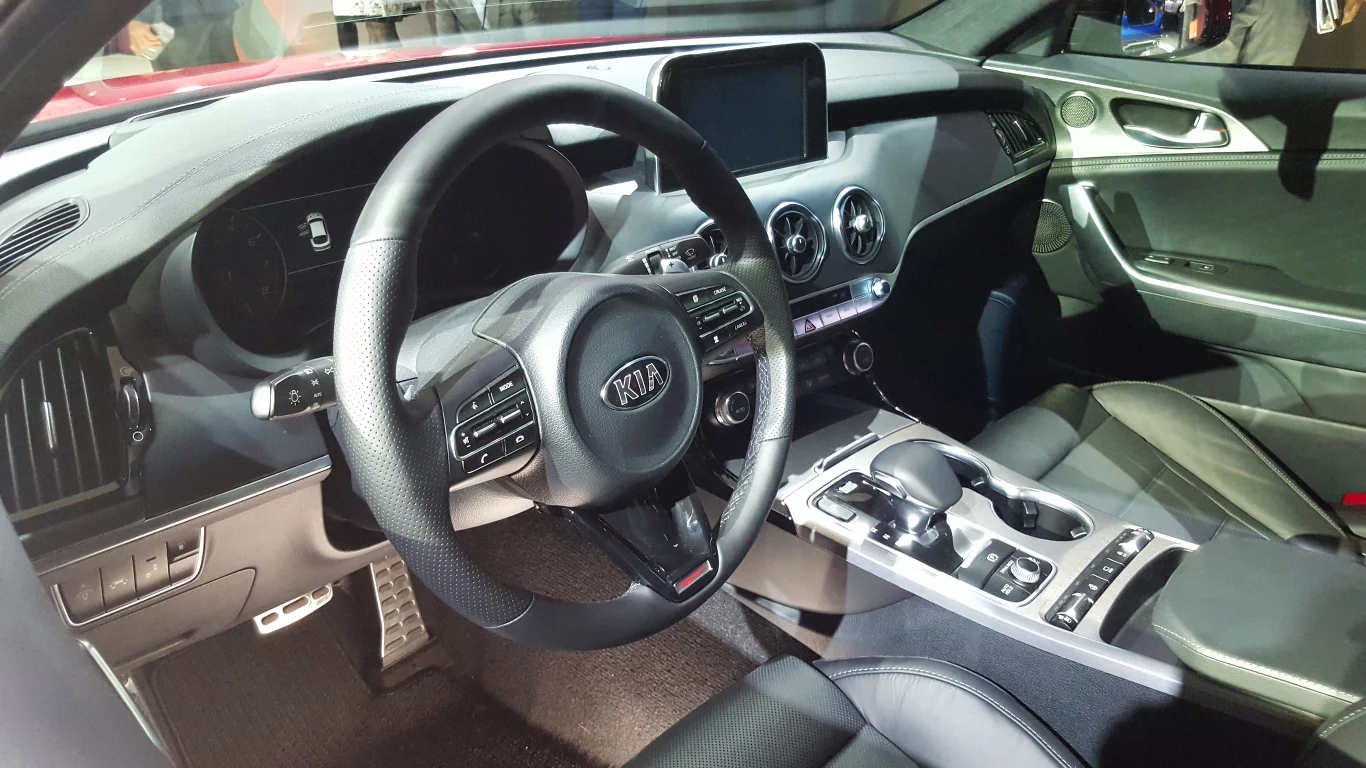 Kia Stinger w wersji europejskiej - Motoryzacja w INTERIA.PL