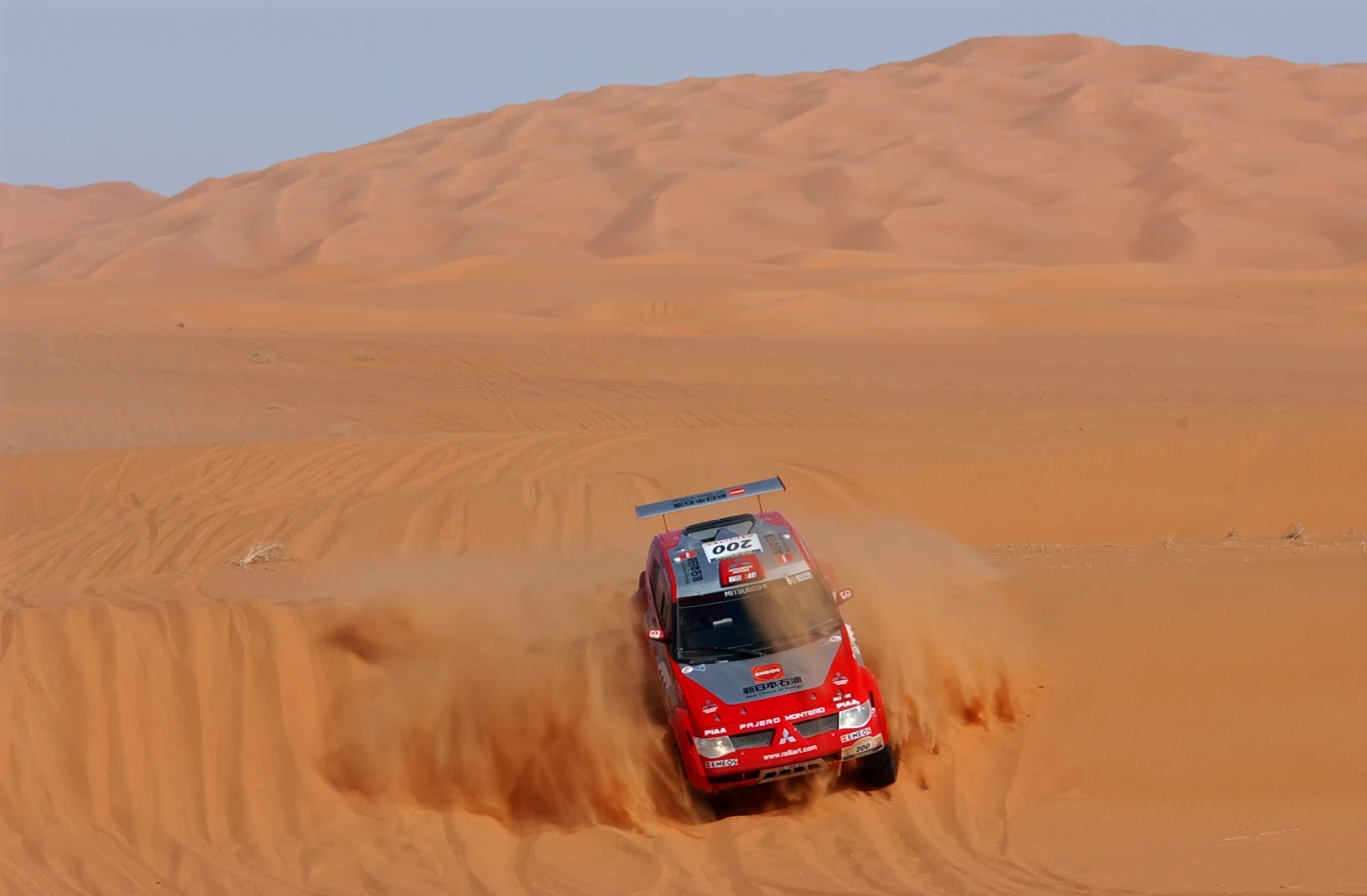 Historia sukcesów Mitsubishi w Rajdzie Dakar - Motoryzacja w INTERIA.PL