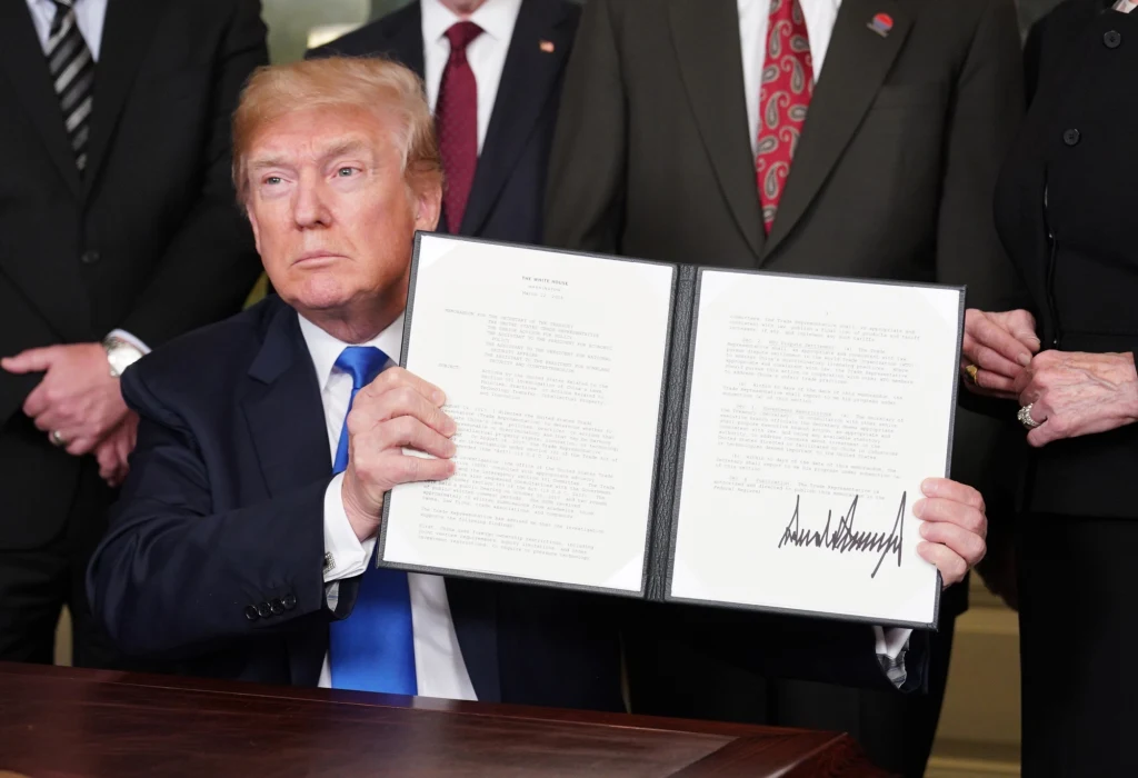 Jest podpis Donalda Trumpa. Wojna handlowa USA z Chinami stała się ...