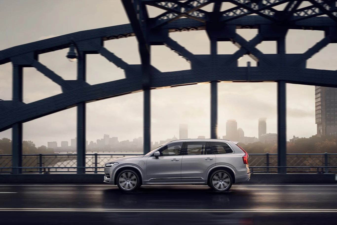 Volvo XC90 po (symbolicznym) liftingu - Motoryzacja w INTERIA.PL