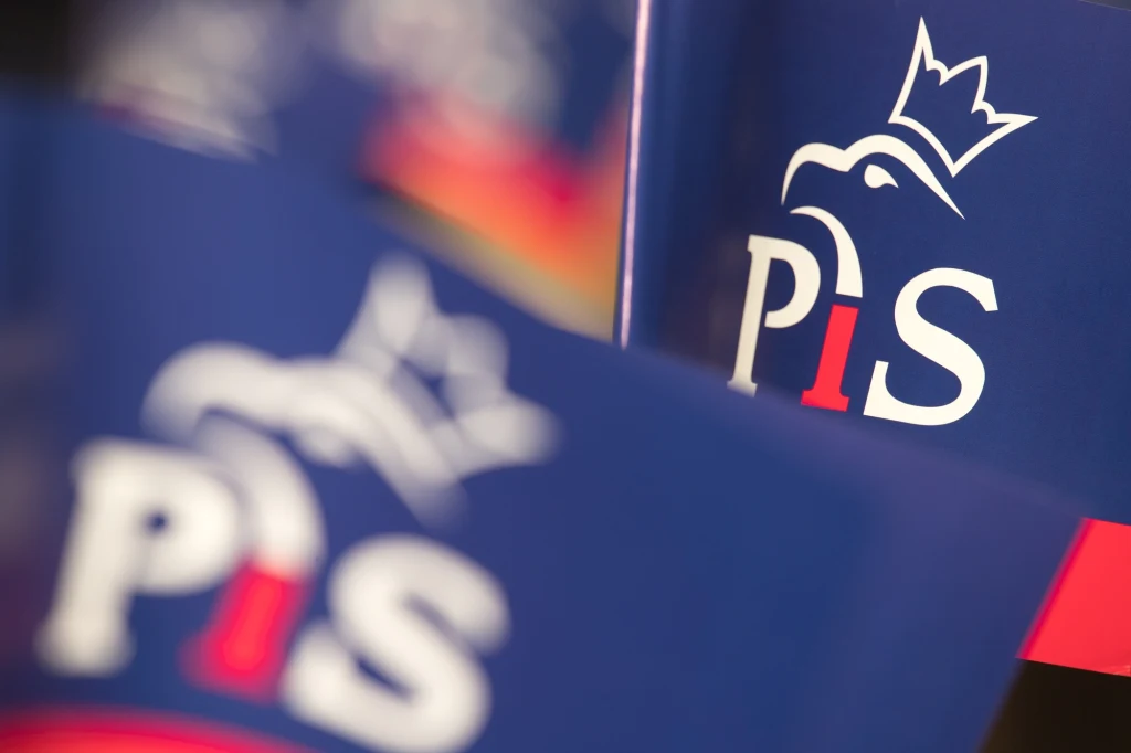 PiS opublikowało program wyborczy - Wydarzenia w INTERIA.PL