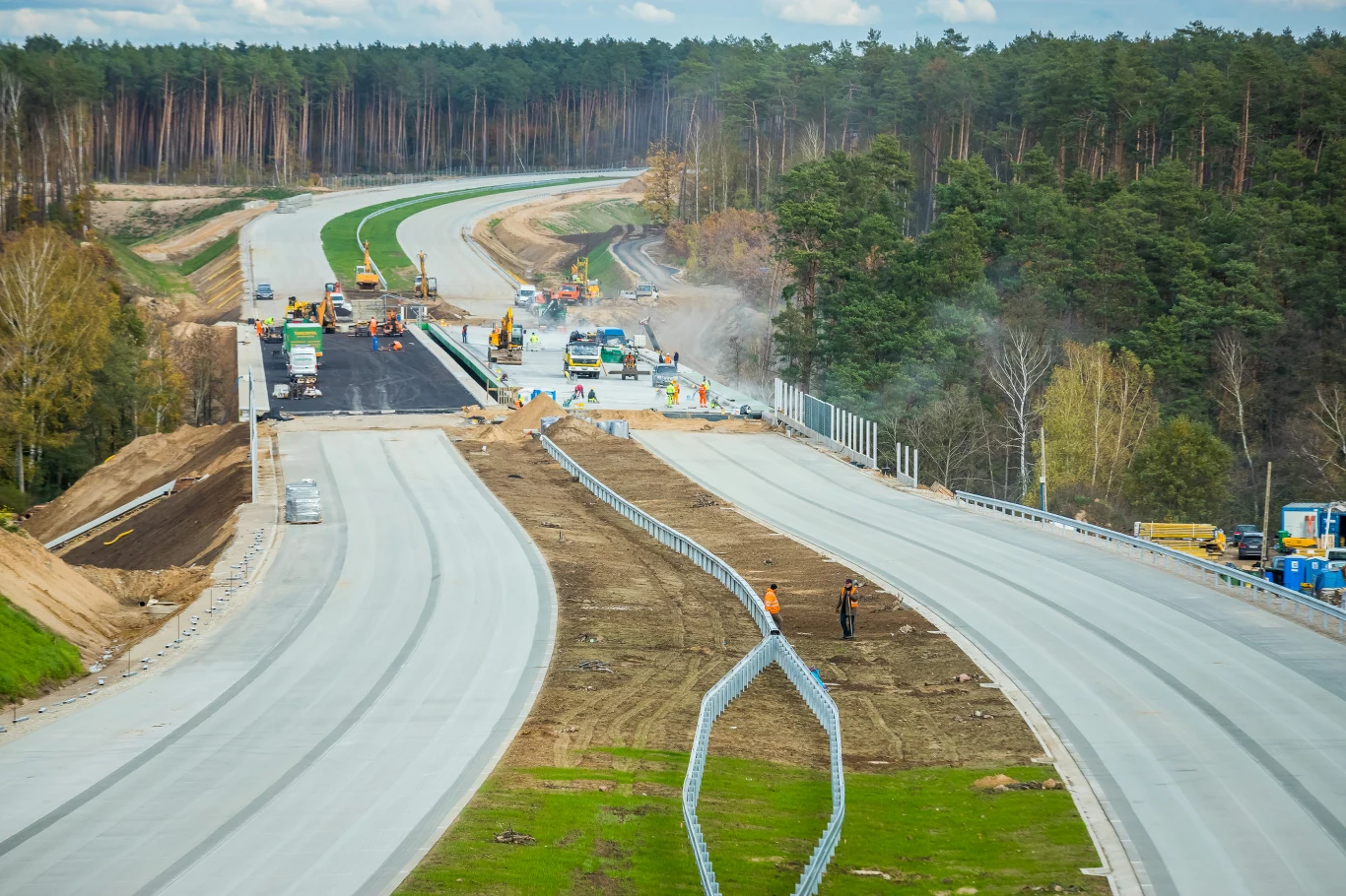 Jest umowa na dokończenie porzuconej budowy S5 - Motoryzacja w INTERIA.PL