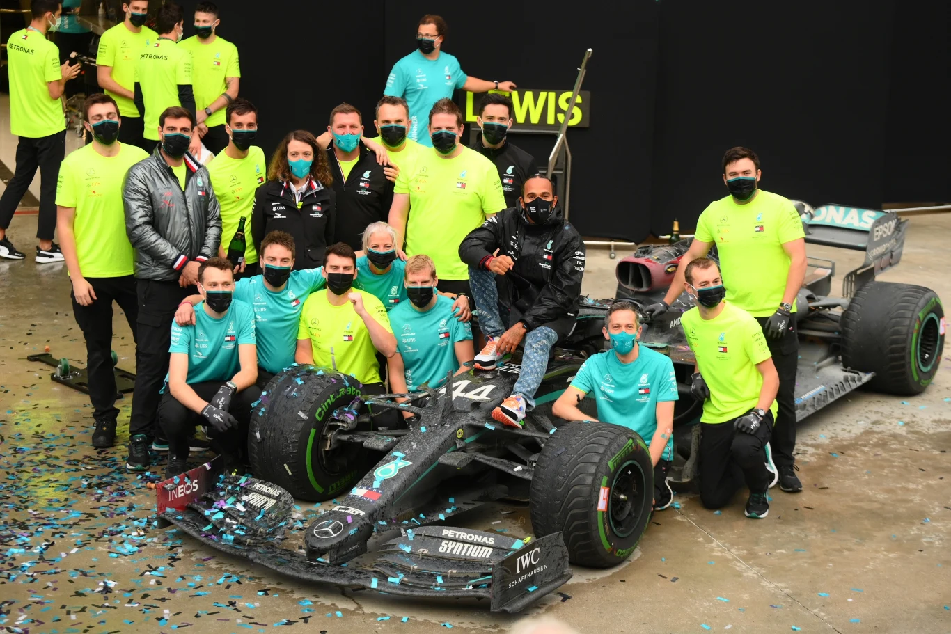 F1. Hamilton z siódmym tytułem mistrza świata - Motoryzacja w INTERIA.PL