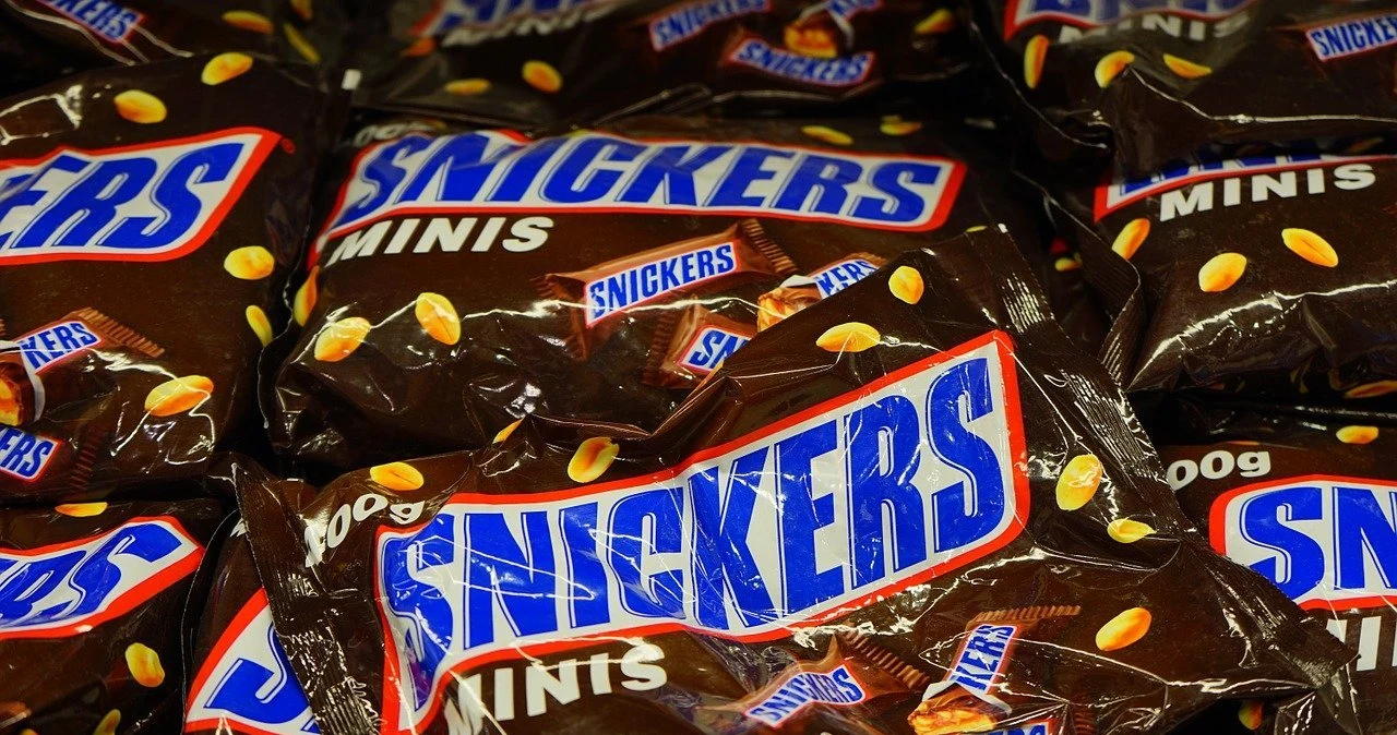 Nowy batonik Snickers Creamy dostępny tylko w Żabce! - Ding.pl