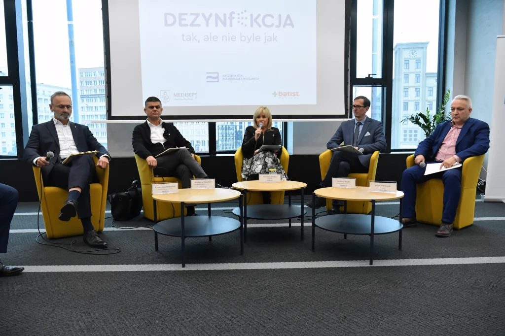 Jak dezynfekować ręce? Naczelna Izba Pielęgniarek i Położnych alarmuje ...