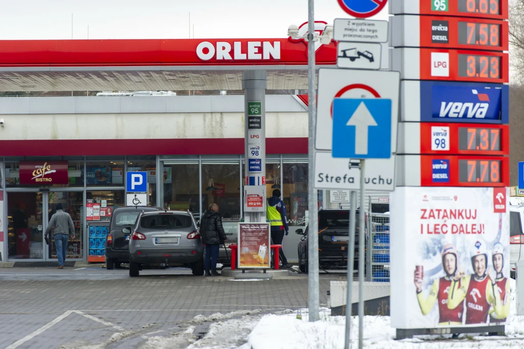 Koszalin. Awaria na stacji Orlen. Kierowcy tankowali rozwodnioną benzynę - Wydarzenia w INTERIA.PL