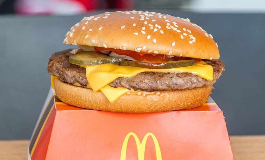 Klasyka w nowym wydaniu od McDonald's - McRoyal BBQ Bacon - Ding.pl
