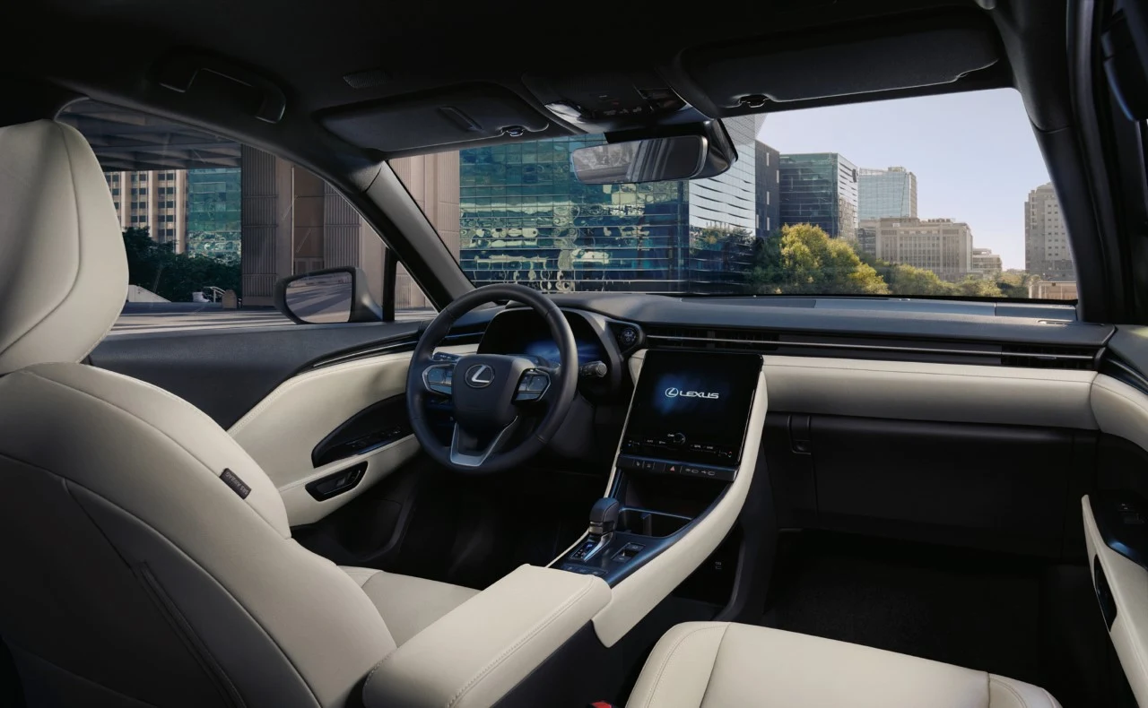 LBX to nowy najtańszy Lexus. Ile kosztuje w Polsce? - Motoryzacja w ...