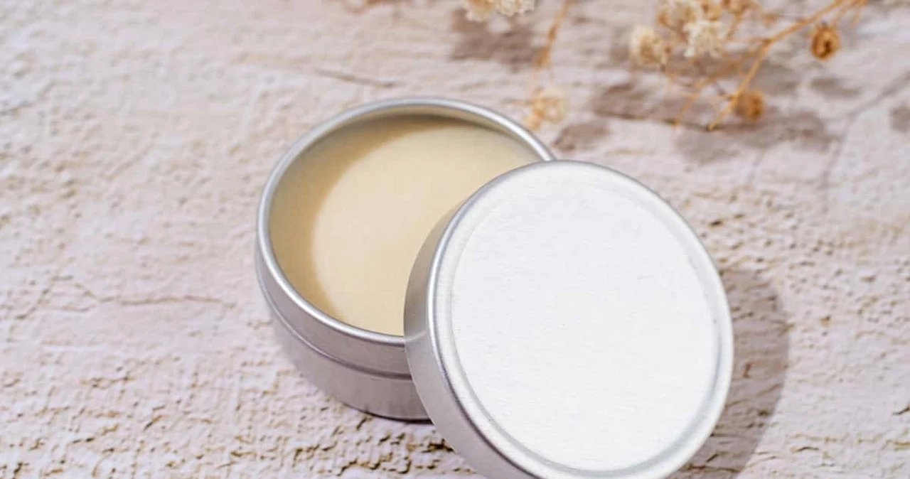 Kojarzysz tę maść z PRL-u? Wciąż można ją kupić! - Ding.pl