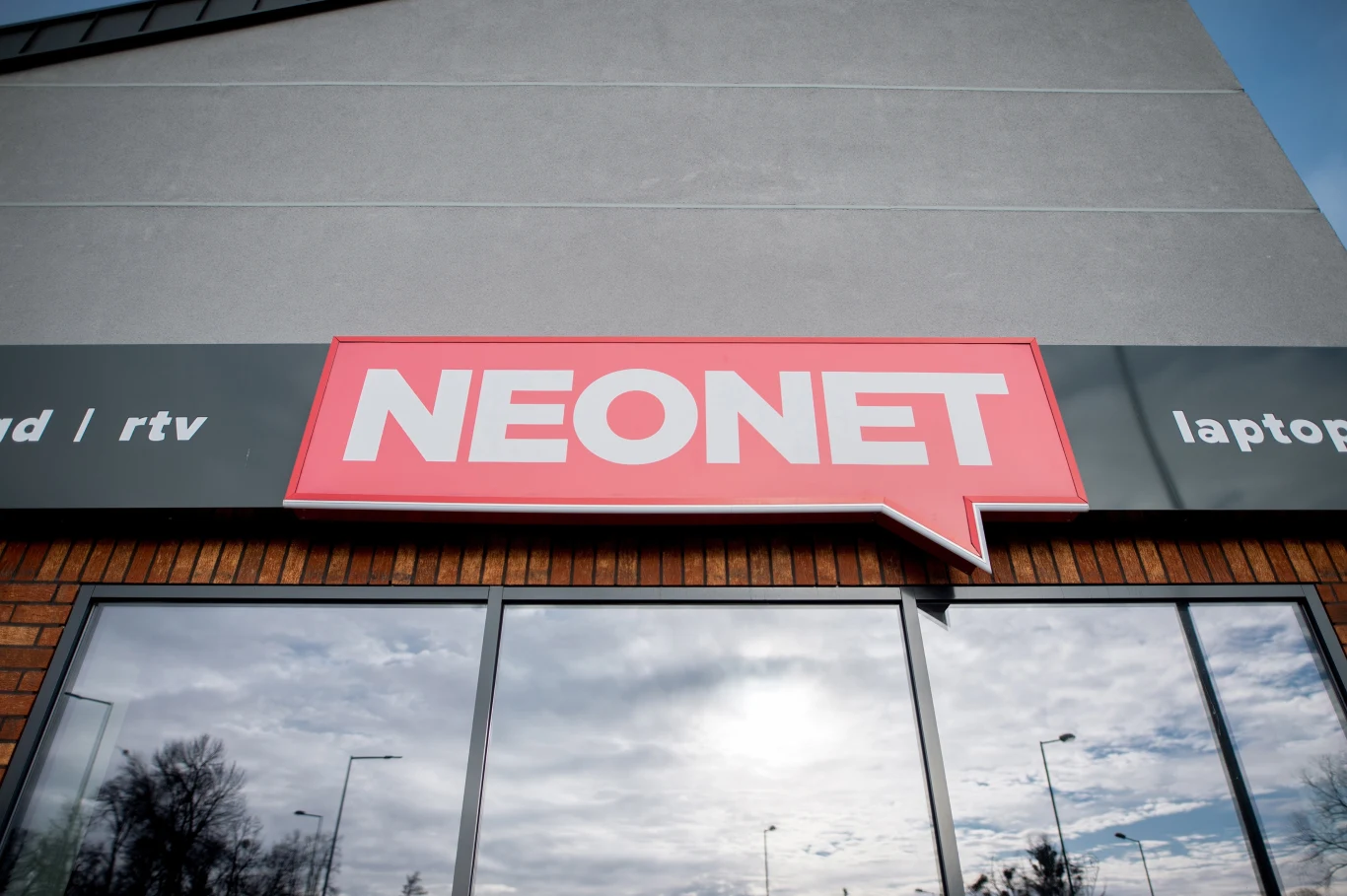 Neonet ogłasza upadłość. Polska firma zniknie z rynku? - GeekWeek w ...