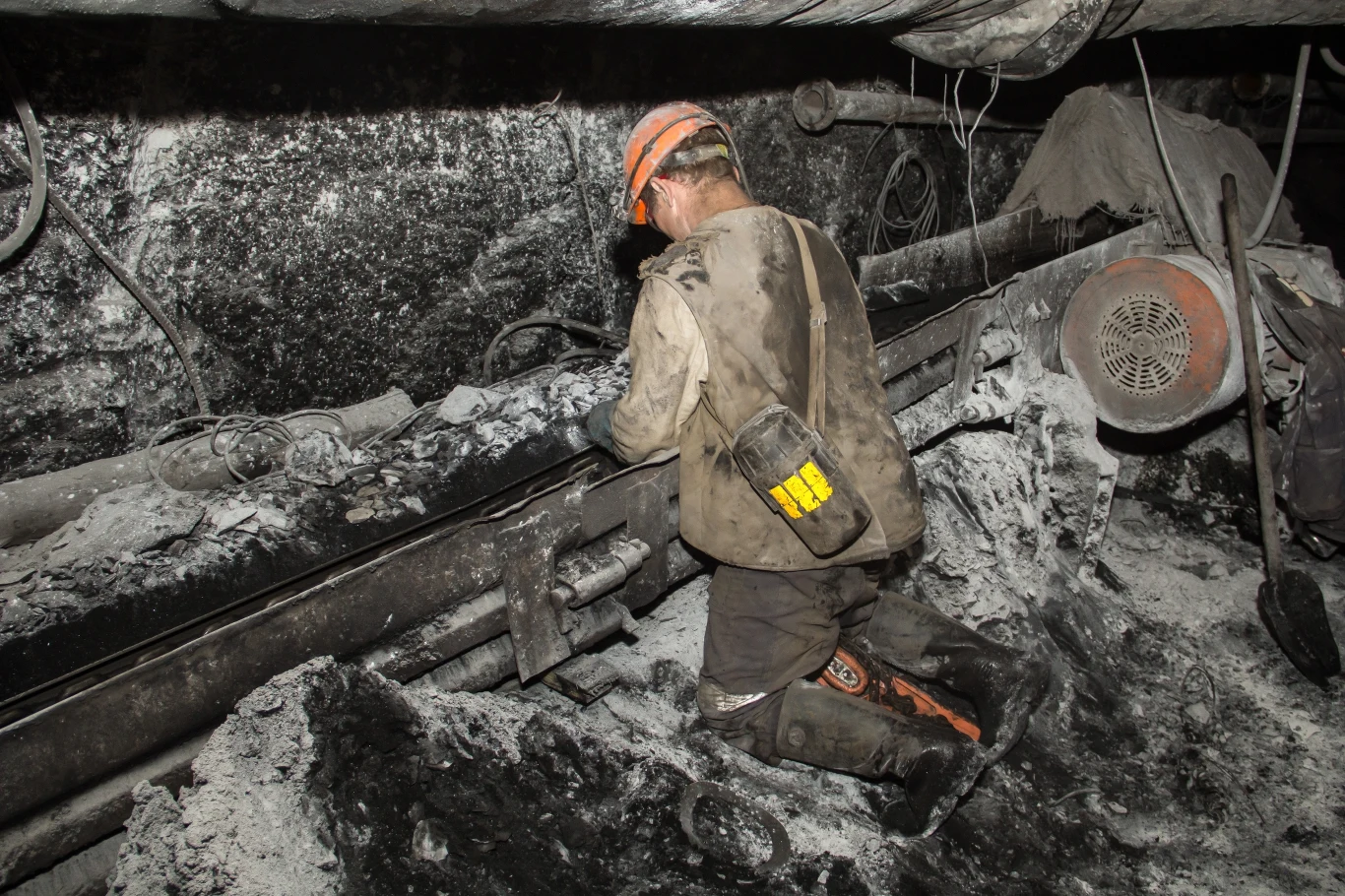 Czechy zamykają ostatnią kopalnię węgla. Pracę straci 900 osób - Biznes ...
